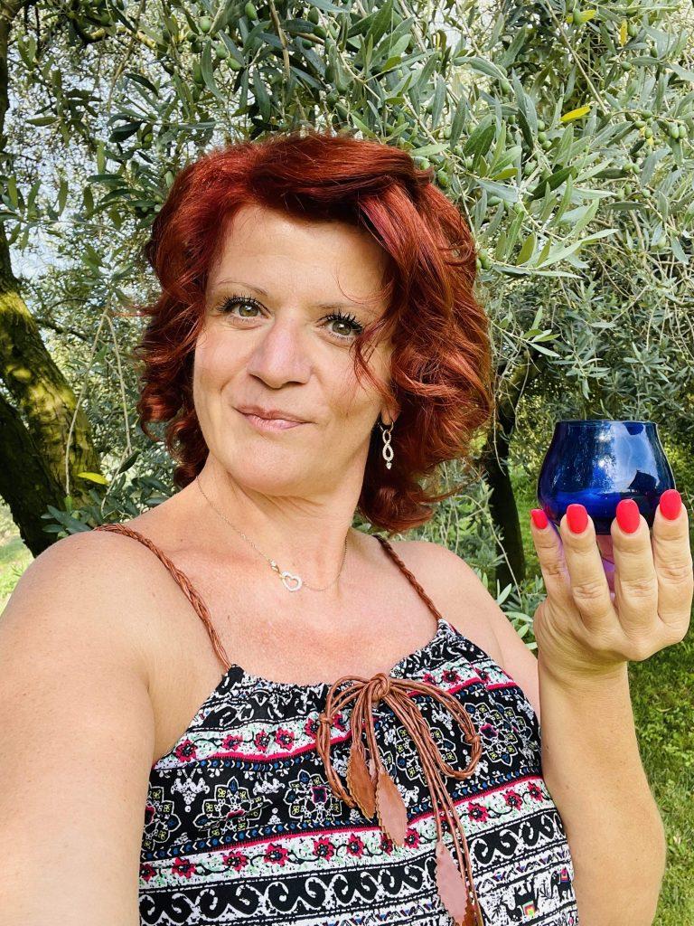 Meze me vaj ulliri ekstra të virgjër italian - l'OlivoNews