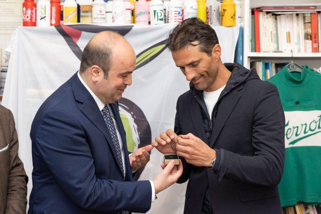 The cyclist Daniele Bennati "Ambassador of the City of Oil" - l'OlivoNews